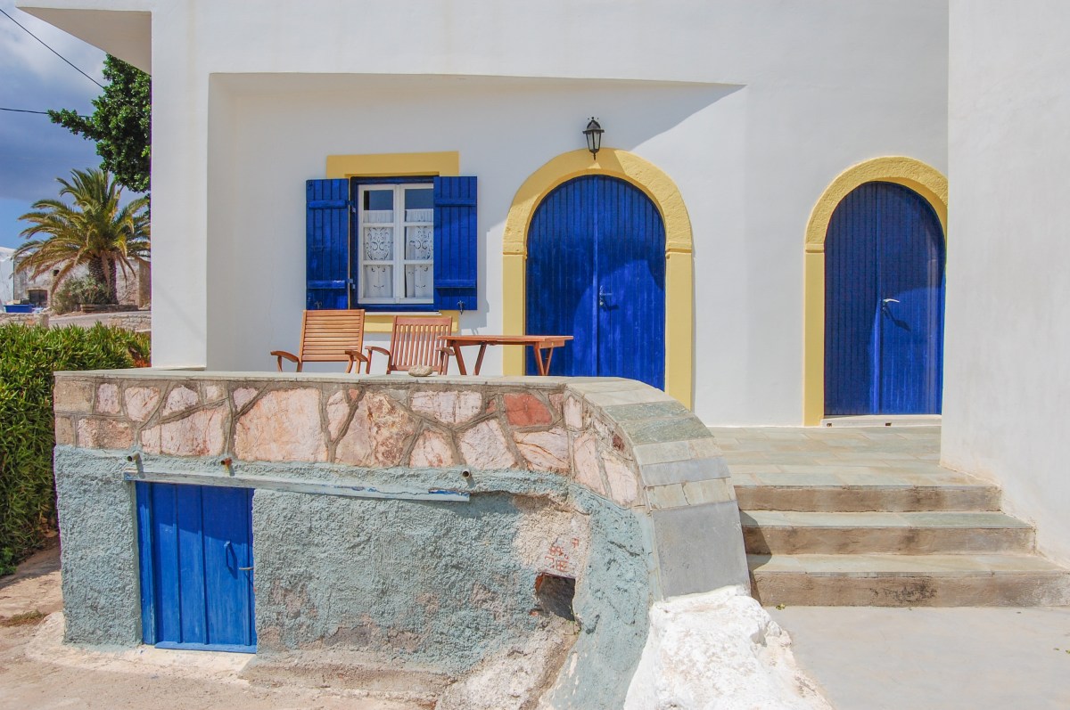 The Doors of the Fishing Village of Avlemonas – Capturing Moments