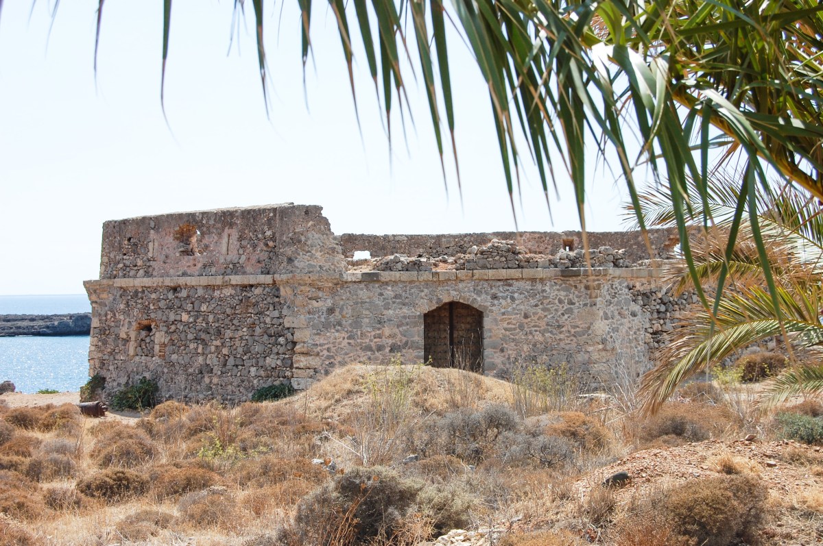 The Doors of the Fishing Village of Avlemonas – Capturing Moments