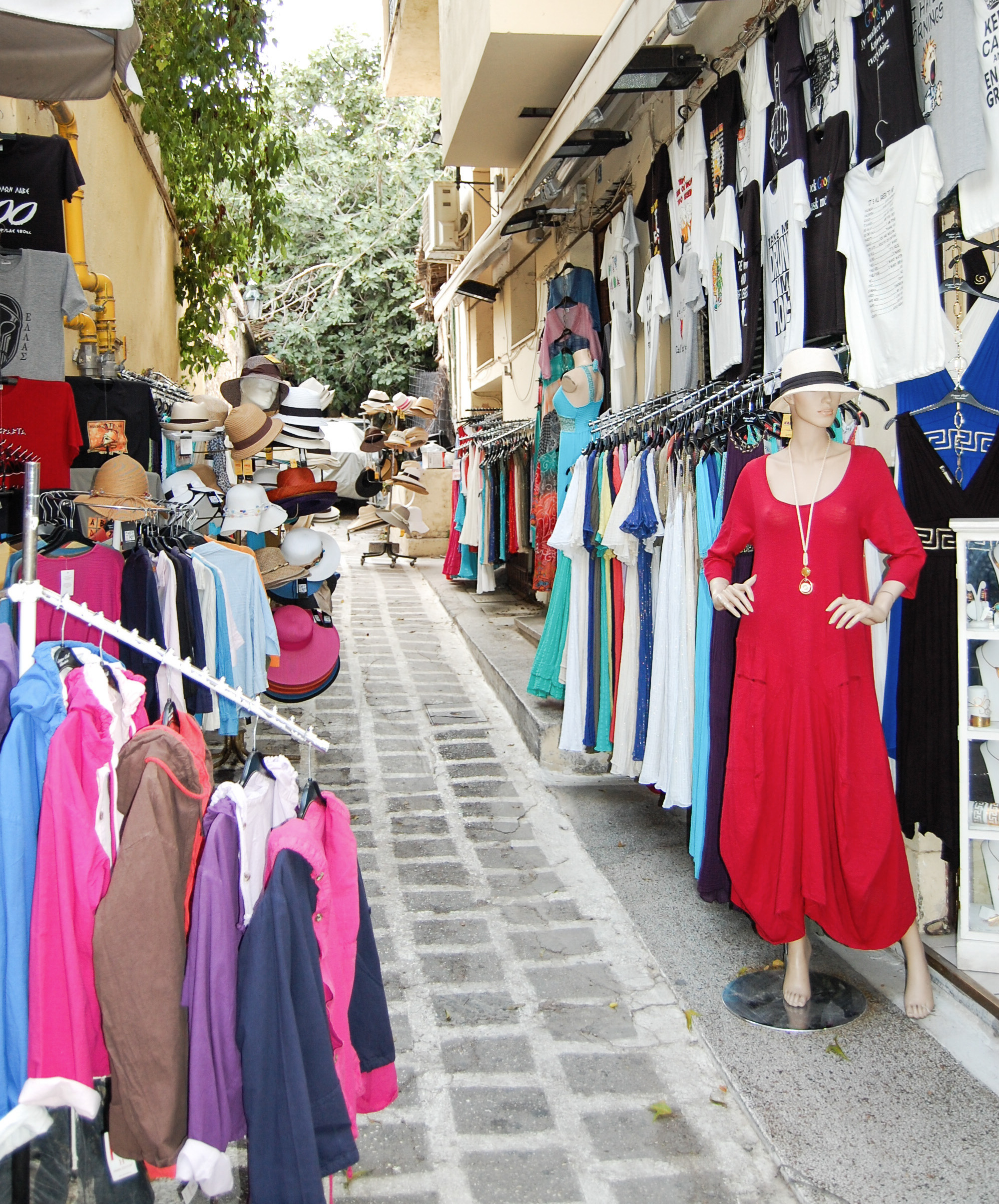 The Shops of Plaka – Capturing Moments